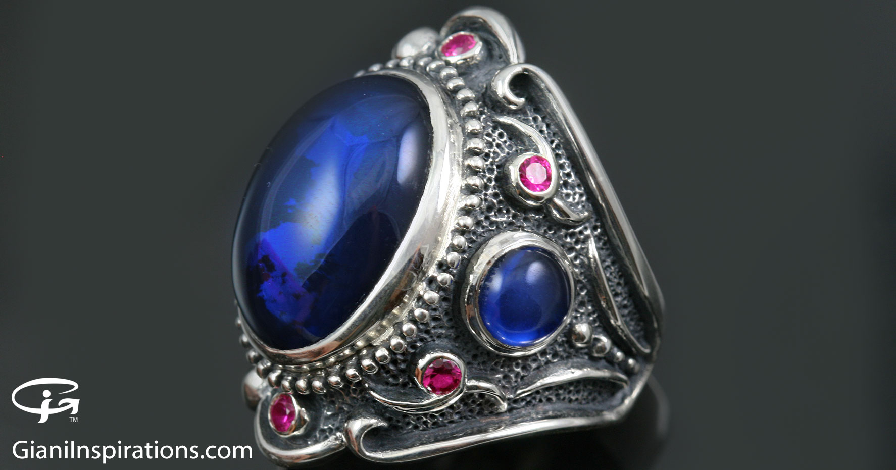 Hertsoginna Blue Cabochon Corundum Silver Ring LR-145B