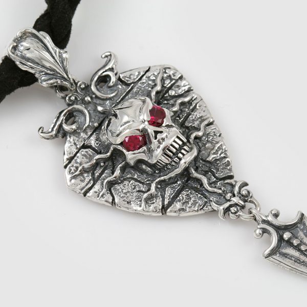 Hypnosis Red Eyed Skull Arrow Silver Pendant PT-094